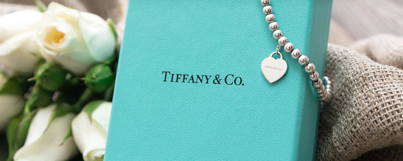 Tiffany经营策略分析 在上一篇和大家介绍过了Tiffany的经典事迹和现今的市场地位。究竟Tiffany的运营状况如何呢？现在就让我们来 ...