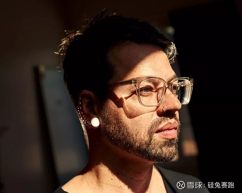 为了增强手臂肌肉，我改变了自己的一段基因 Josiah Zayner 致力于在普通人中间推广基因编辑技术，他曾因直播给自己注射基因而声名大噪 ...