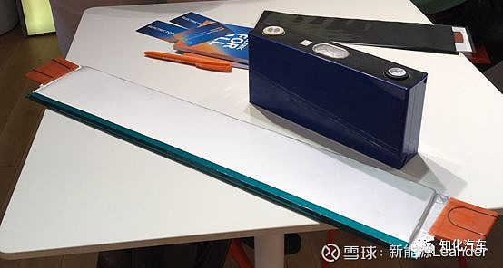 大众82kWh的MEB电池系统与集成液冷板 关于大众MEB平台电池系统的配置与设计，之前写过两篇文章《大众MEB的电量配置策略》，《大众MEB ...