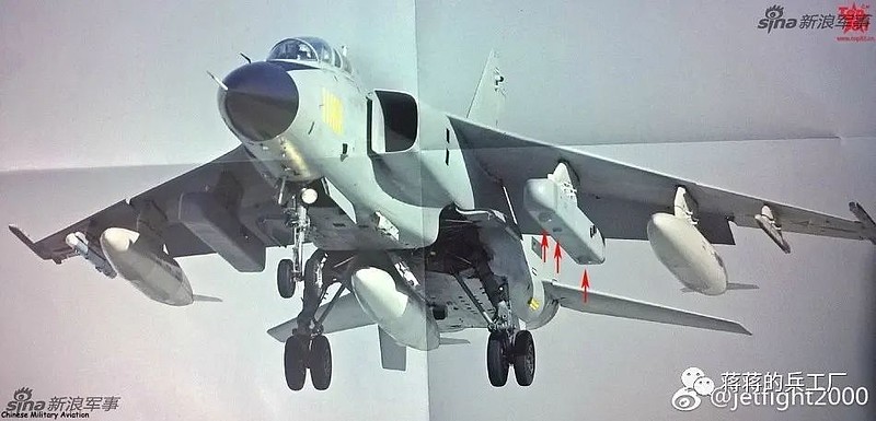 【尖端军工】西部战区歼轰7战机挂载新型激光制导炸弹+电子干扰吊舱，实战意味明显 重要提示：在热门军工行业股涨停的情况下，投资者通过买入个股的方式很难建立更多仓位。不过，买不到热门涨停军工行业股 ...