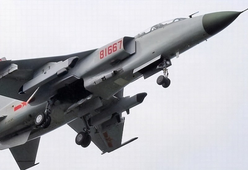 【神州军工】我国陆航曝光首款直升机载电子干扰吊舱，低空突防再不惧地空导弹 重要提示：【512810】八一军工·一指揽尽！基金管理费低至0.50%/年！【军工行业ETF/512810】一键投资A ...