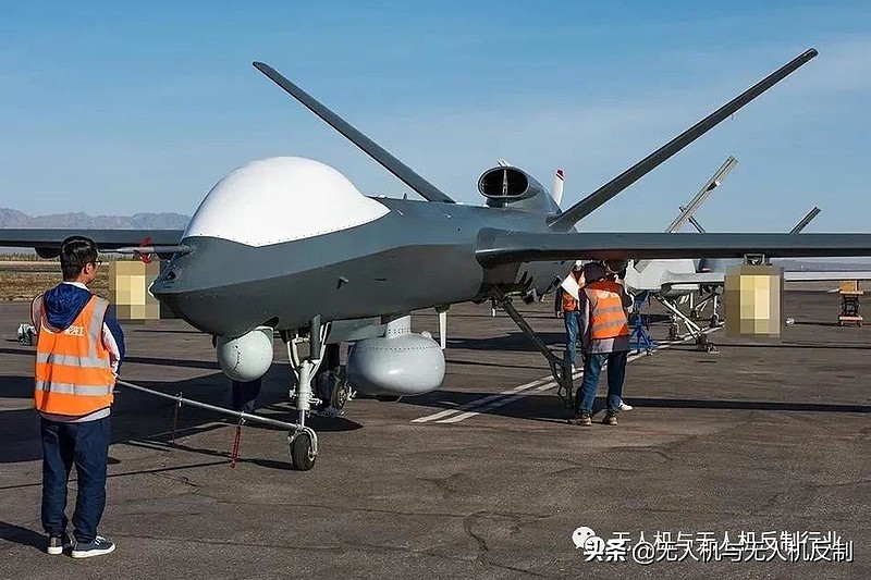 【神州军工】对标彩虹5和云影？细细琢磨海鹰家族的WJ-700 重要提示：【512810】八一军工·一指揽尽！基金管理费低至0.50%/年 ...