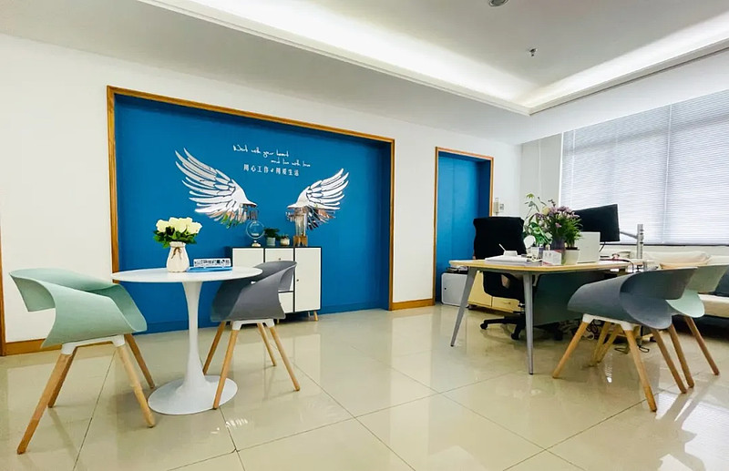 $比亚迪(SZ002594)$ 比亚迪 办公室环境起码已经在摆脱国企&家族企业的标签形象，办公环境和外企、互联网... - 雪球