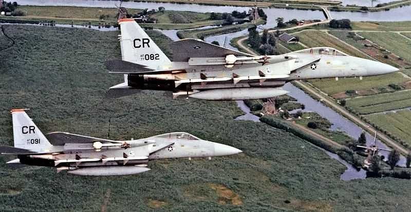 飞行员报告：最佳战斗机之一F-15与你想象的可能不一样（上） 文/保罗Skid伍德福德在冷战期间，最强大的北约战斗机是F-15“鹰”。从第一次 ...