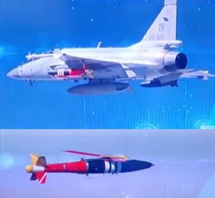 【神州军工】L-15AW挂载国产鹰隼-3光电瞄准吊舱亮相迪拜 性能媲美狙击手吊舱 重要提示：【512810】八一军工·一指揽尽！基金管理费低至 ...