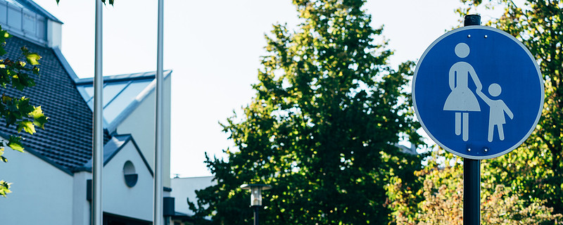 人口迷雾 二战后，1945年，普林斯顿大学的人口学家Frank Notestein，后来的联合国人口部门的老大，预测到2000年，... - 雪球