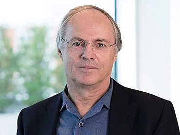 虎年第一挖！辉瑞“突袭”罗氏总部，从CEO身边挖人，Pao博士将出任开发主管；Hans Clevers教授将加盟罗氏 跨国药企之间挖人是常规 ...