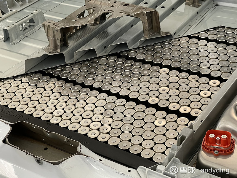 $特斯拉(TSLA)$ 4680版Model Y的电池就是这样的：这次的 4680 结构电池包共有 828 颗电芯，采用... - 雪球