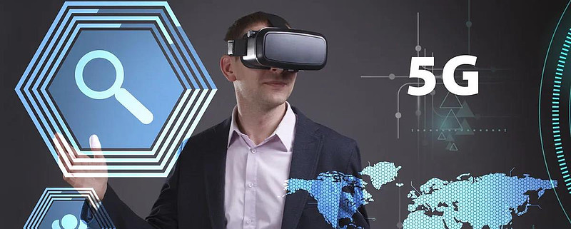 5G与VR高带宽低时延需求相契合！VR行业今年三四季有望开始放量！！ 5G与VR高带宽低时延需求相契合，VR有望成为5G首个C端大流量出口应用。对标3G、4G时期运营商对终端的补贴力度，运营 ...