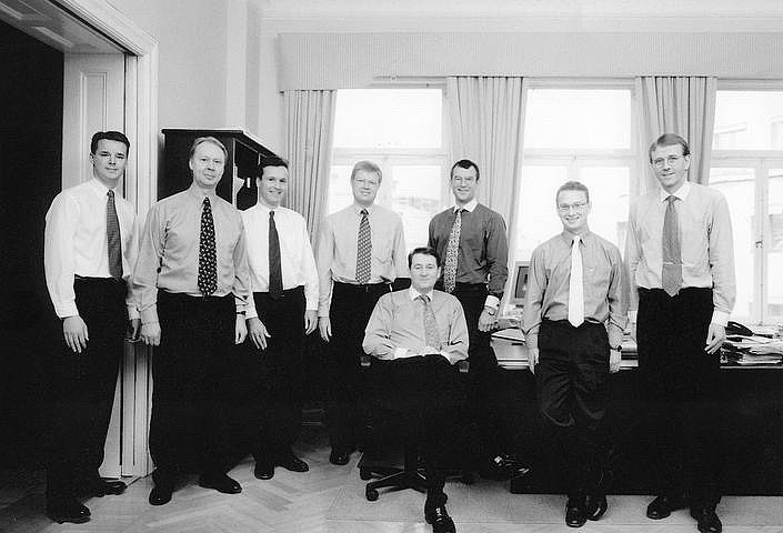 EQT EQT一直致力于负责任的投资，并从一开始就采取了多方利益相关者的方法，从1994年EQT成立时的最初概念是“超越资本”。... - 雪球