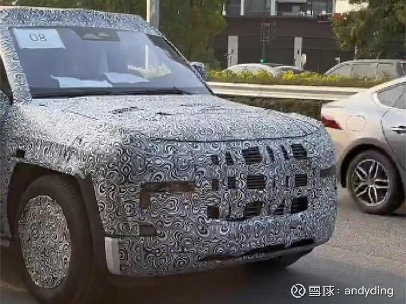 $比亚迪(SZ002594)$ 比亚迪 硬派越野车最新谍照，一直说感觉高端品牌随时发布。之前谍照 内饰有点奔驰的影子，大... - 雪球