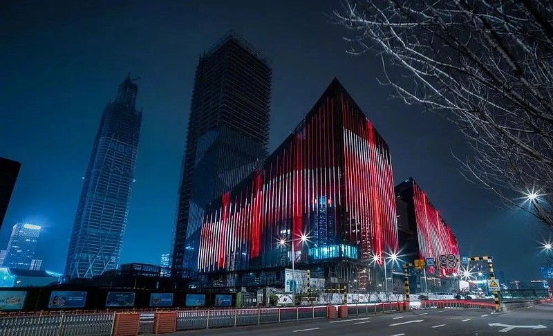 让时尚发声！投资近10亿元，NFCC金秋十月投用将成新地标 无论岁月是否静好，2023年的脚步已经不期而至。在吴晓波的2022年终秀上，来自 ...