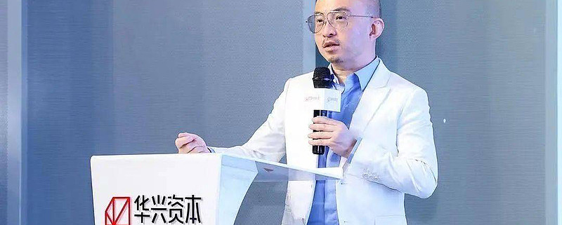 大佬突然失联了 今天最轰动的新闻,莫过于大佬包凡失联了。这个有点像徐峥的光头男人,其貌不扬,个子不高,跟资本圈同行们合影总是很吃亏。但包 雪球