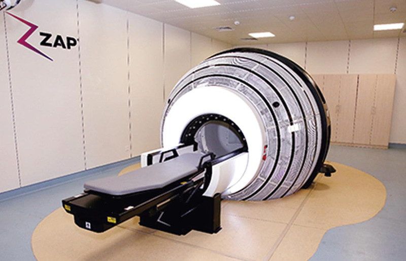 首个无屏蔽放疗设备，落户中国 来源：器械之家，未经授权不得转载，且24小时后方可转载。4月7日首个无需外部屏蔽的放疗设备ZAP-X光子手术机器 ...