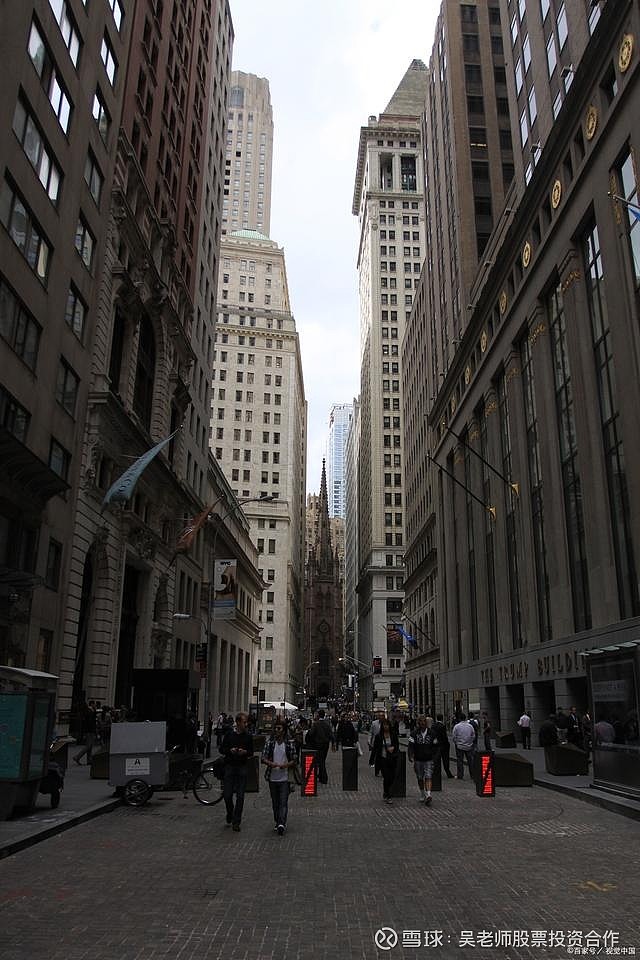 中国股市：买卖铁律“一根巨阳头顶光，尾市抢盘我清仓”精髓 前言：投机市场本身没有输赢，输赢自在人心，你的对手是市场？是别的交易者？还是你自己 ...