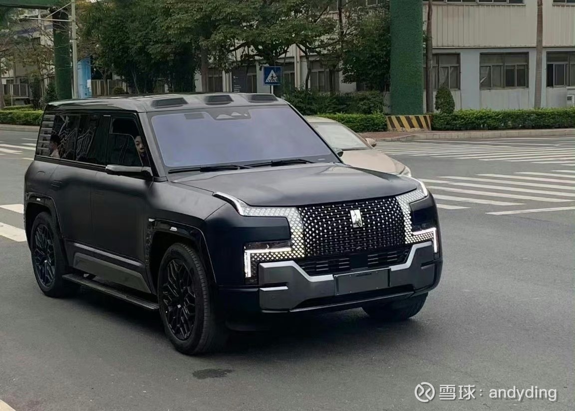 $比亚迪(SZ002594)$ 仰望U8最大的对手-奔驰大G电动版，四电机，也支持原地掉头。设计上两者之间你更喜欢哪一个... - 雪球