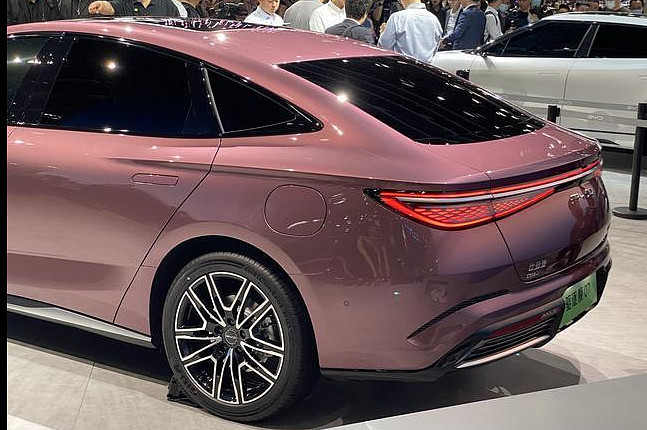 $比亚迪(SZ002594)$ 驱逐舰07 - 雪球