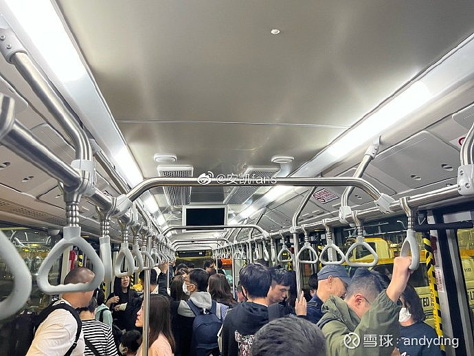 $比亚迪(SZ002594)$ 香港机场将在下周一（15日）正式启用首部国产电动无人巴士，其型号为BYDJ6由 比亚迪 ... - 雪球