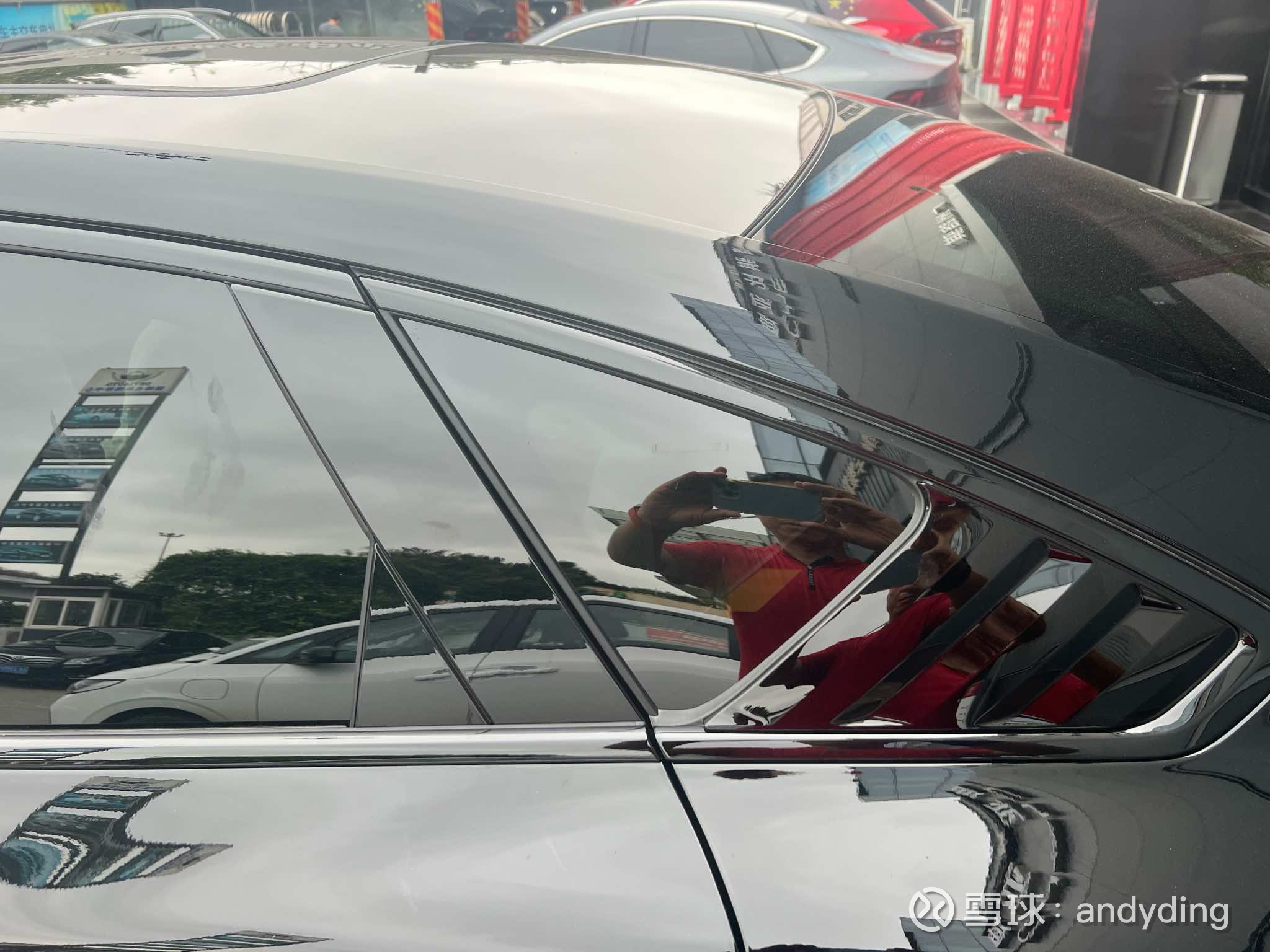 $比亚迪(SZ002594)$ 汉DM-p黑武士已到店，恰好也有一台千山翠在店，外观上就是漆水和内饰对应地改了一下。 - 雪球