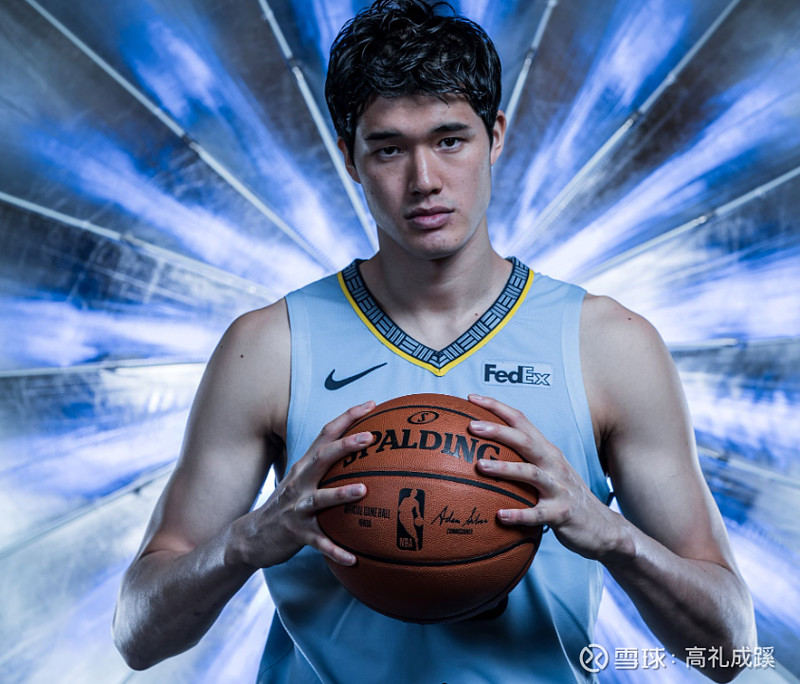 我们都很平凡，但也独一无二 不要碰到一点压力，就把自己变成不堪重负的样子，不要碰到一点不确定性，就觉得自己前途黯淡无光，不要碰到一点挫折，就搞 ...