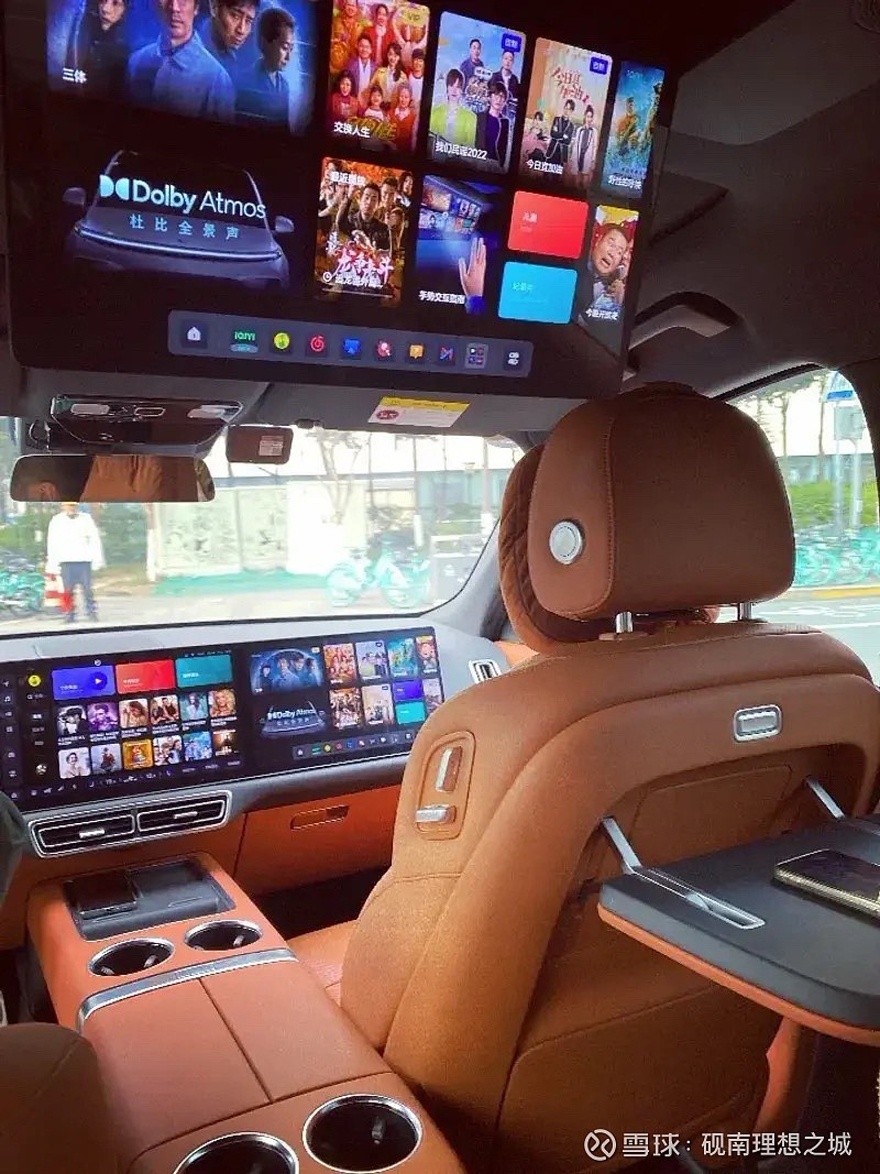 理想汽车：高压纯电旗舰W01车型，最新曝光谍照曝光！果然比one大一圈！！ MPV中的“巨无霸”？理想W01再次现身，比身旁的理想ONE大一圈！日前，笔者从网络渠道获取到了理想W01的最新谍照 ...