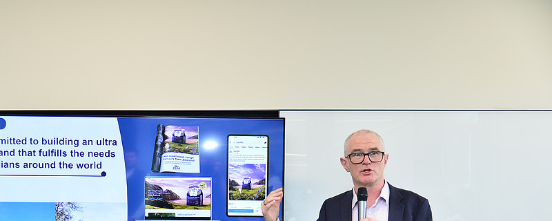 专访ZIWI滋益巅峰全球CEO尔思途：全面扩大中国市场投资，用“巅峰标准”做产品 任何一家致力于发展宠物食品的企业，都离不开中国市场。6月26日，ZIWI®滋益巅峰全球CEO尔思途 ...