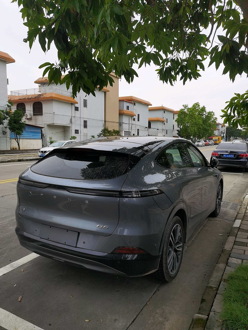 这款车畅销，能说明什么呢？ $小鹏汽车-W(09868)$ 股价因此还上涨了20%。不到一个月又哪里来回哪里去了。绝不能说被华为$赛力斯 ...