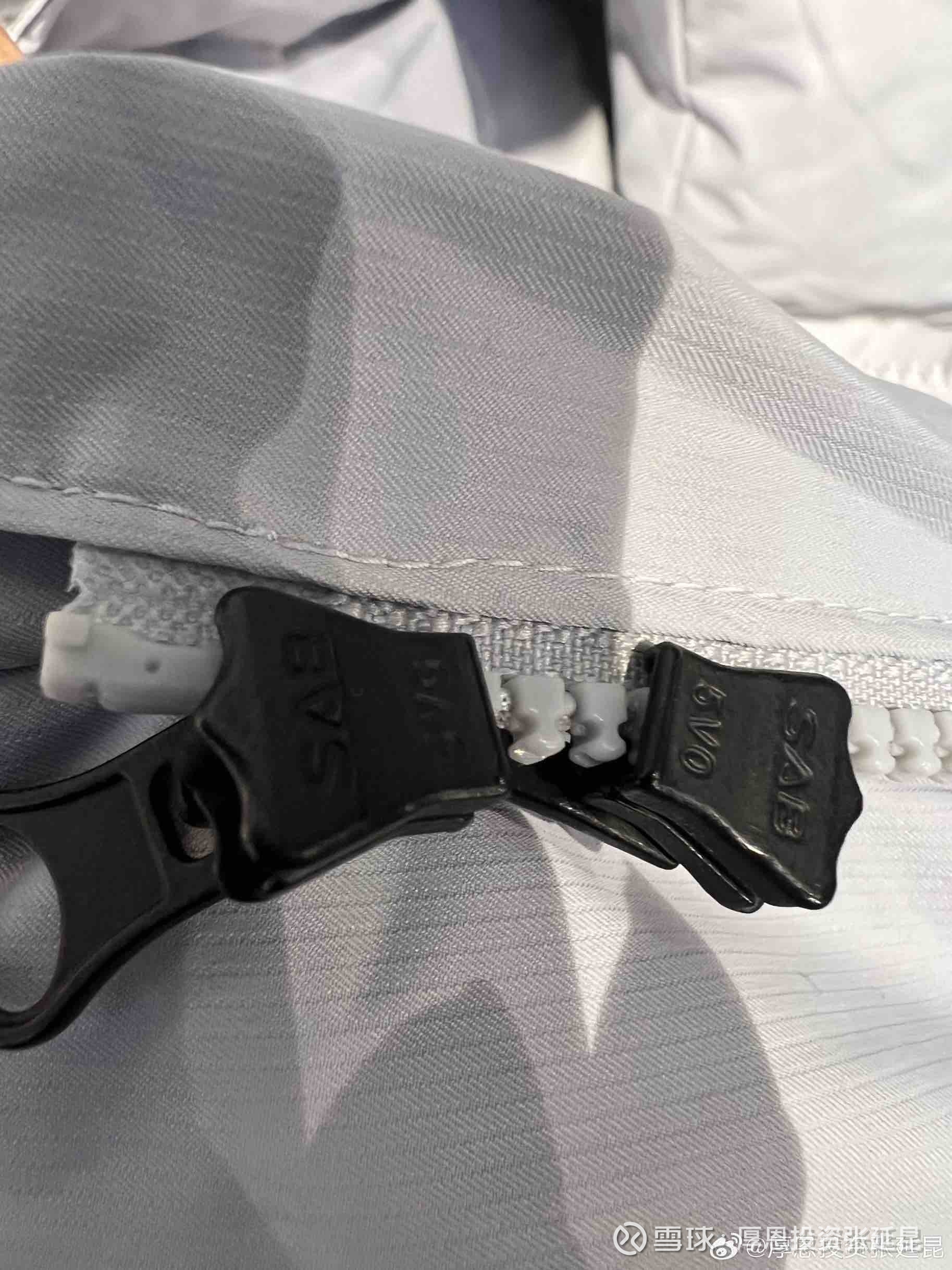 安踏 ，大多SAB拉链， 波司登 几乎全部，希望SAB工艺质量顺滑度逐步接近或超越ykk。 - 雪球