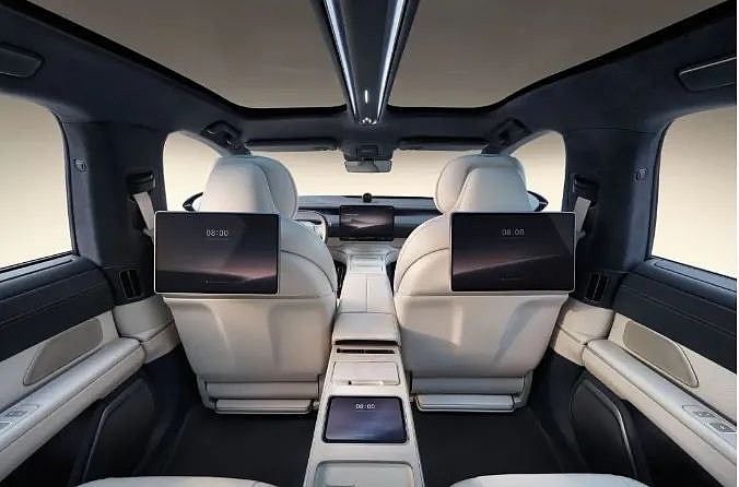 蔚来ET9发布，搭载Micro LED高清投影大灯 12月23日，国产汽车品牌 蔚来 正式发布旗下最新车型ET9，该车型定位为行政旗舰款式，预售价80万元起，目前已开启预售... - 雪球