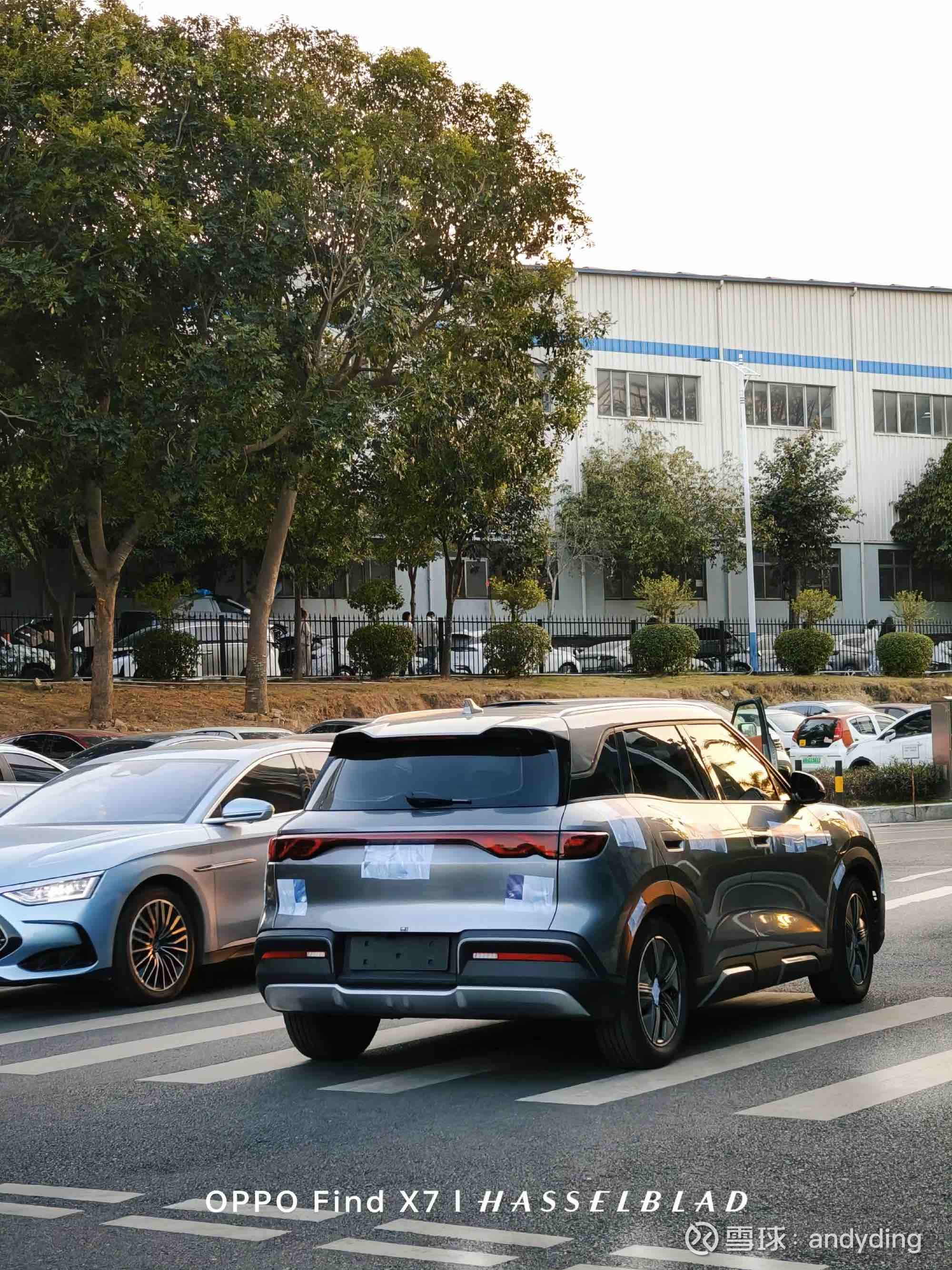 $比亚迪(SZ002594)$ 中国结版的元up几无伪装的谍照，参加梦想日的媒体人拍到的。 - 雪球