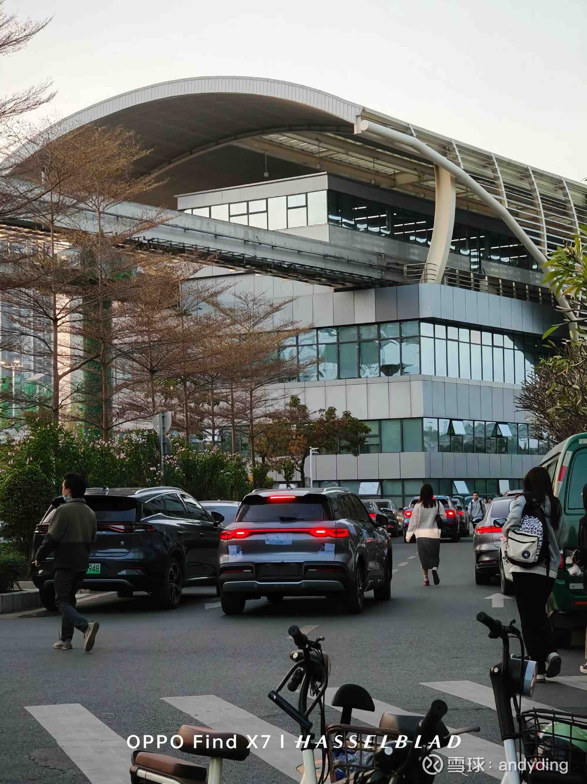 $比亚迪(SZ002594)$ 中国结版的元up几无伪装的谍照，参加梦想日的媒体人拍到的。 - 雪球