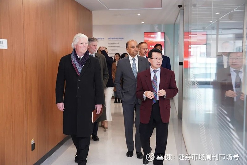 爱尔康全球总裁一行参访爱尔眼科：“双爱”同行，共创“睛”彩视界 1月27日， 爱尔康 全球总裁David Endicott一行来 爱尔眼科 ...