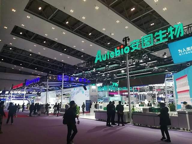 从CACLP 看站位，看趋势！ 2024年CACLP盛会进一步凸显了当下IVD主题：流水线&国产化。以这张图可直观表示：位于中央厅，首先看到的是... - 雪球