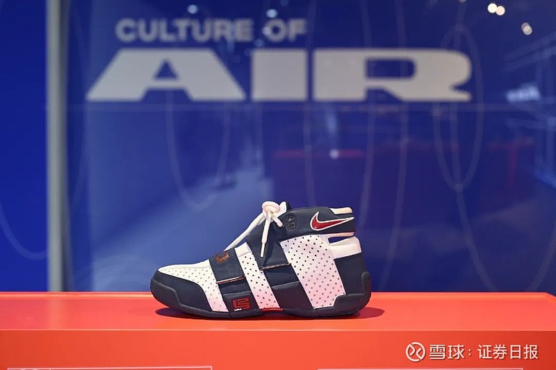 永恒体育瞬间 Nike Air总在场 在有关经典体育荣耀时刻的集体记忆里，Air从未缺席。从迈克尔·乔丹、科比·布莱恩特，到勒布朗·詹姆斯、基 ...