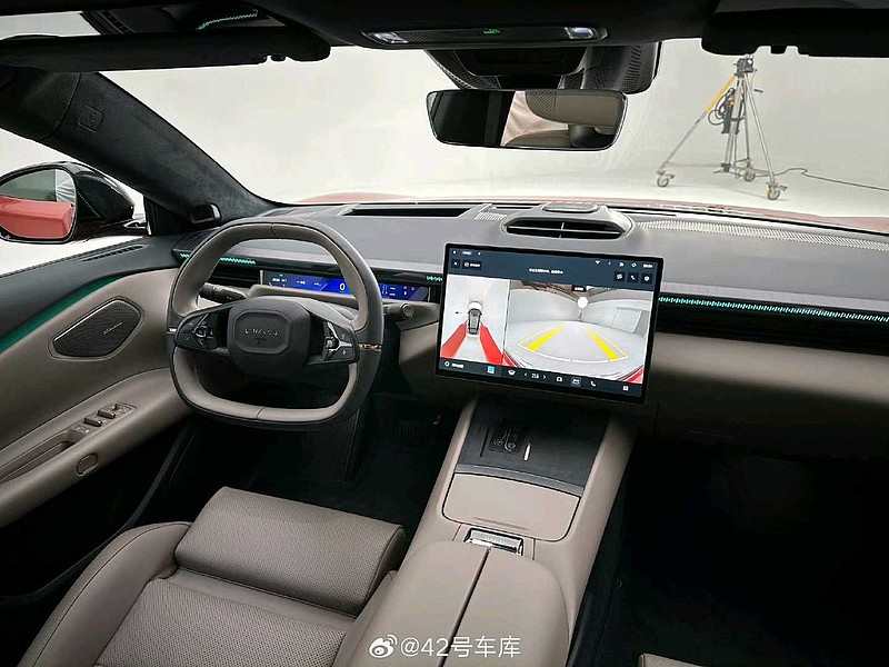 $比亚迪(SZ002594)$ $吉利汽车(00175)$ 比较下Z9GT的内饰（第一张图）和领克Z19纯电轿车的内饰；... - 雪球