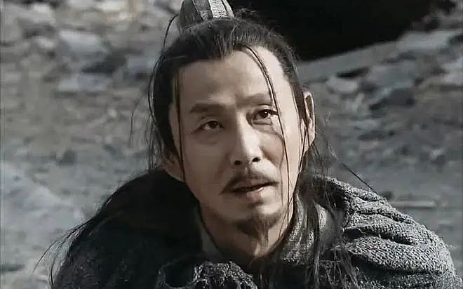 勾践:卧薪尝胆并不难 高福利的很难么?也许并不很难,我们高中课本《勾践灭吴》就曾记录了勾践执政期间越国版本的 高福利”:生男孩,国家给两壶酒, 雪球
