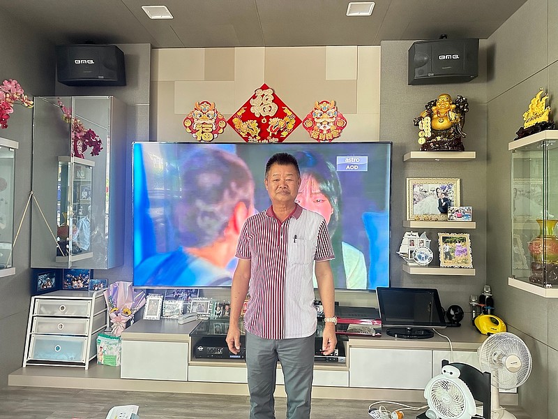 马来西亚首个100吋Mini LED电视用户：海信是正确的选择 6月22日下午14时，马来西亚关丹拿督Dato Chai正在自己宽大的客厅里 ...