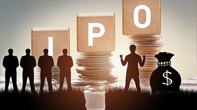香水大王颖通控股IPO：三年净利润5.5亿，实控人夫妇分红6.3亿 文 | 金卫卖香水，卖出一个IPO。7月18日， 颖通控股 有限公司（简称颖通控股或颖通）向港交所主板提交上市申请，法国 ...