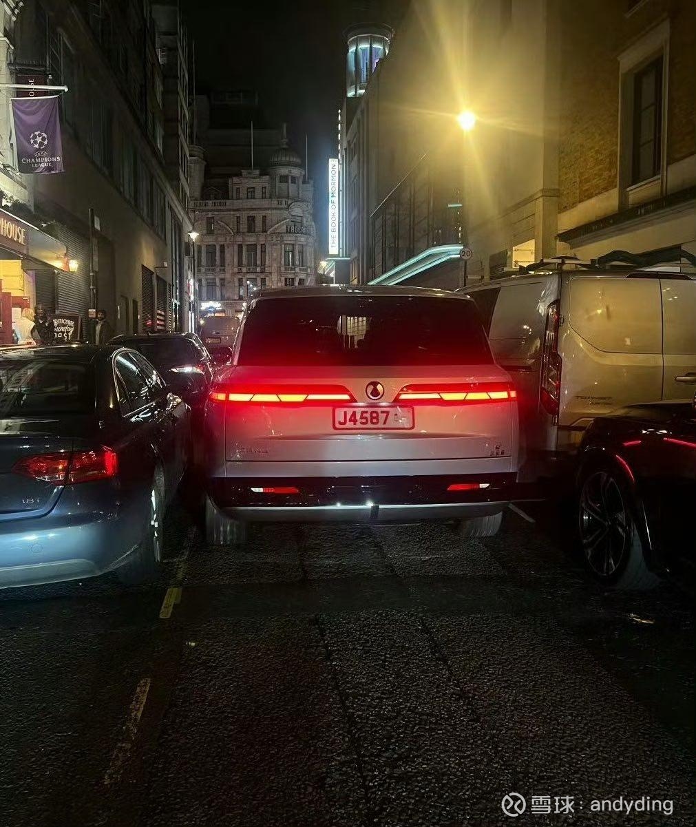 $比亚迪(SZ002594)$ 腾势N9就这样出口转内销地曝光了，外形整体走简约大气的主流风格了，没有各种洞洞、扭曲的曲... - 雪球