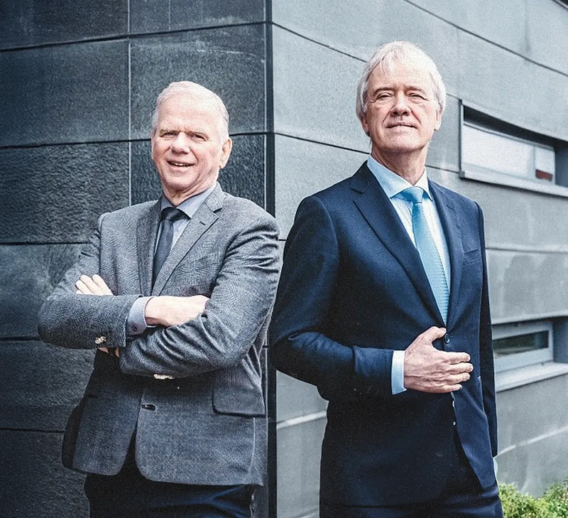 ASML的称霸之路 最初， ASML 只是飞利浦公司内部的一个部门，许多人认为它是个负担而非机遇。事实上，它被视为 飞利浦 的“问题儿童 ...