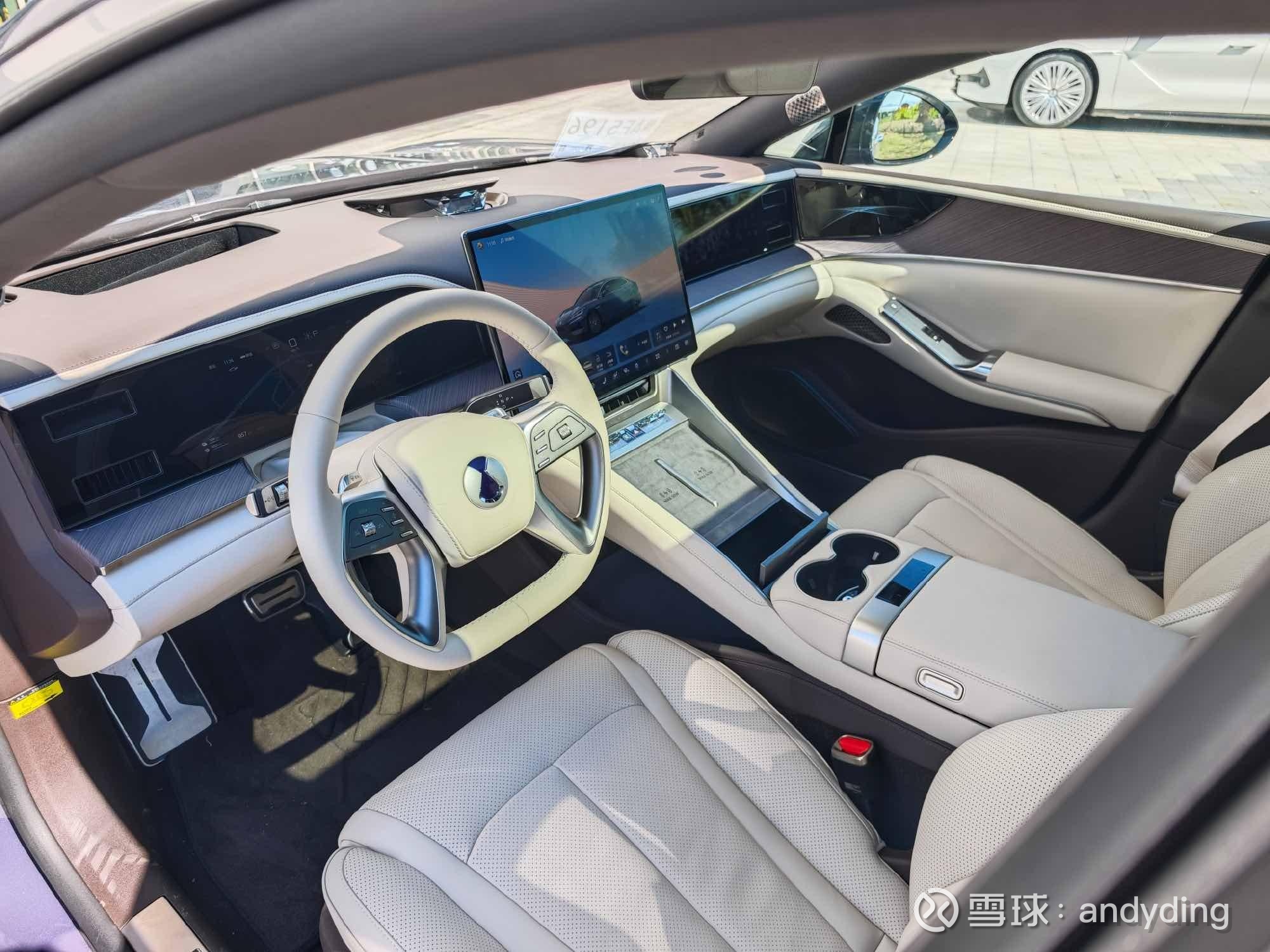 $比亚迪(SZ002594)$ 腾势N9内饰公布，初步看了下解密视频，应该算不错了，在冰箱沙发彩电的基础上又有创新，内饰... - 雪球