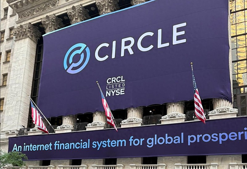 Circle今晚美股上市：发行价31美元 募资超10亿美元 雷递网 乐天 6月5日USDC稳定币发行商Circle（股票代码为：“CRCL ...