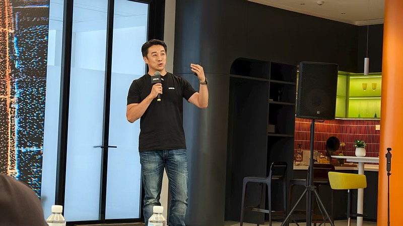 对话XREAL CEO徐驰：没有AR的AI是“睿智的盲人”，给小米AI眼镜打最高分 智东西作者 | 云鹏智东西7月22日报道，刚刚，AR眼镜头 ...