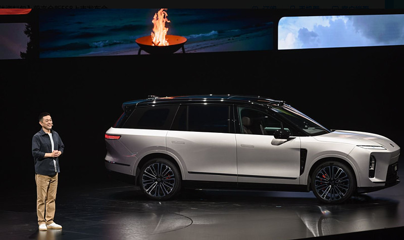 29.88万的蔚来ES8，李斌的又一场豪赌 今年的 NIO Day并不是很热闹，原因很简单，因为大家都在守着手机等锁单。有个小细节，发布会上，李斌口头强调了两次，在... - 雪球