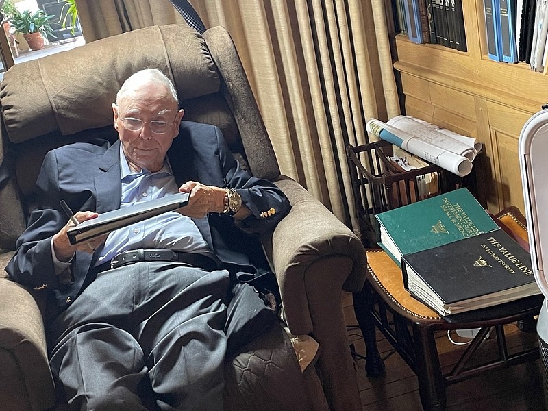 The Untold Story of Charlie Munger’s Final Years 原文翻译版：“直到去世那天，他的大脑仍在高速 ...